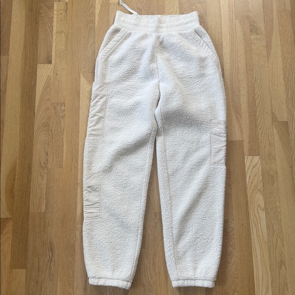 ALO Yoga | Pants & Jumpsuits | Alo Yoga Micro Sherpa High Waist ...
